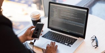 Apa itu Coding? Penjelasan Untuk Pemula - Dicoding Blog