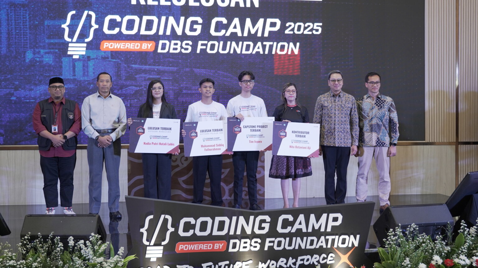 Coding Camp 2025 powered by DBS Foundation Sukses Berikan Pelatihan ...